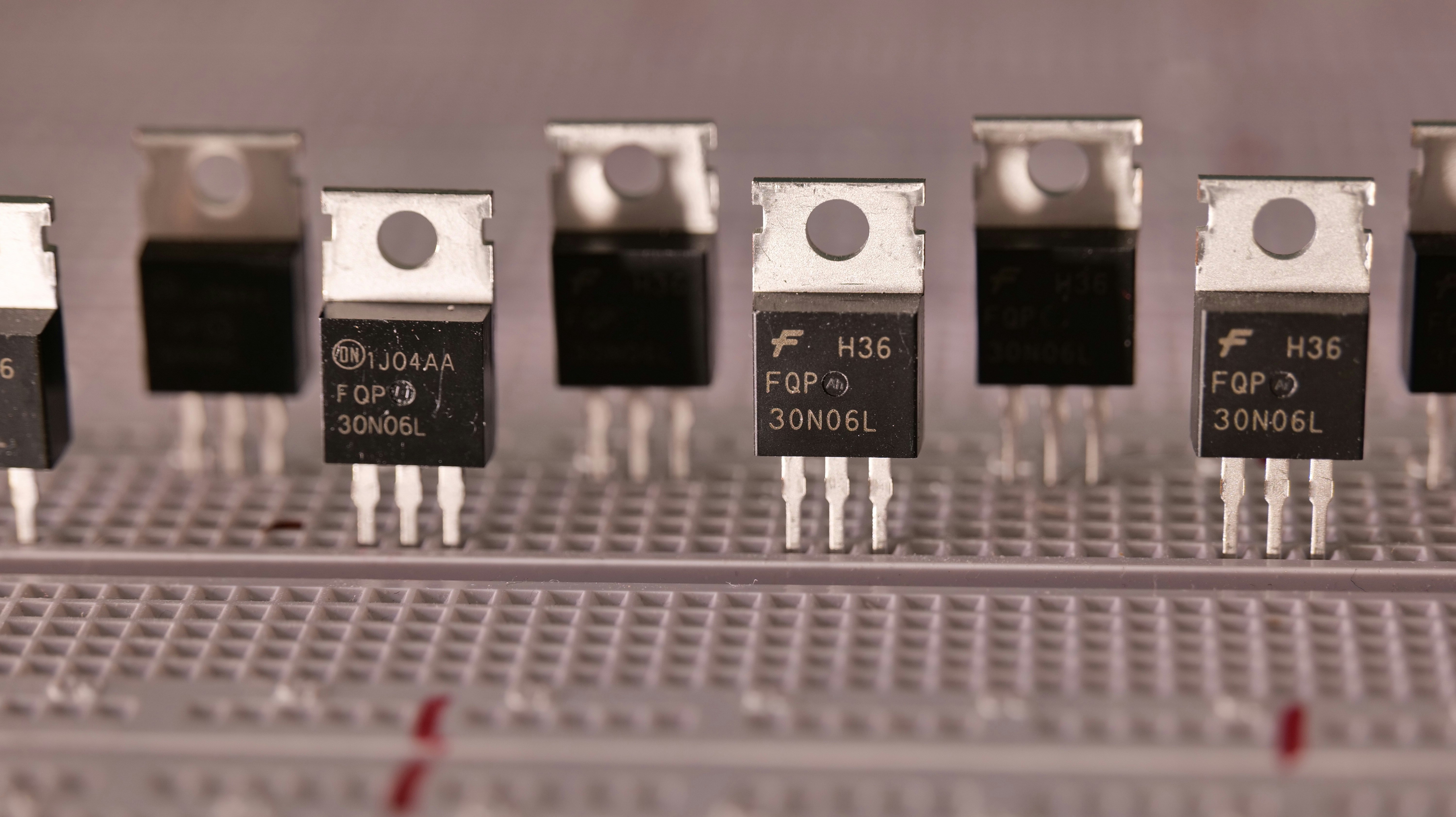 What Is a Transistor? MOSFET, BJT & IGBT Guide and Examples